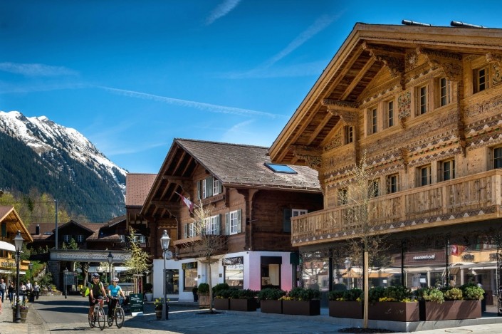 Louis Vuitton Gstaad Promenade Gstaaderhof Swiss | Paul Smith